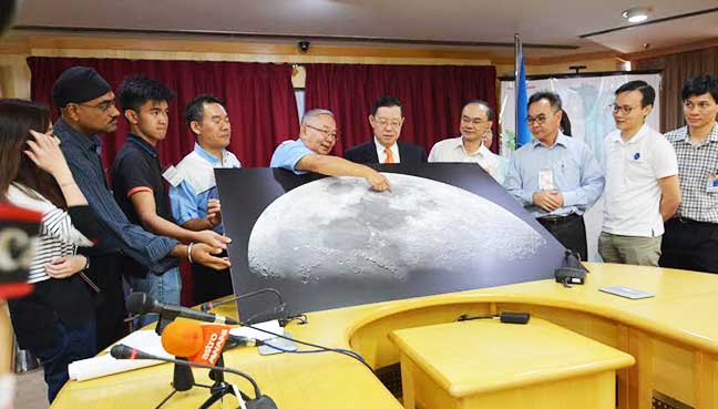 Astronomer captures clearest shot of the moon to date | Free Malaysia ...