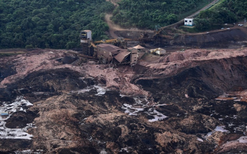 Fears rise for 300 missing in Brazil dam disaster, 9 bodies recovered ...