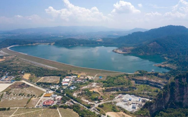 Malaysians Must Know the TRUTH: Save water, water company appeals to ...