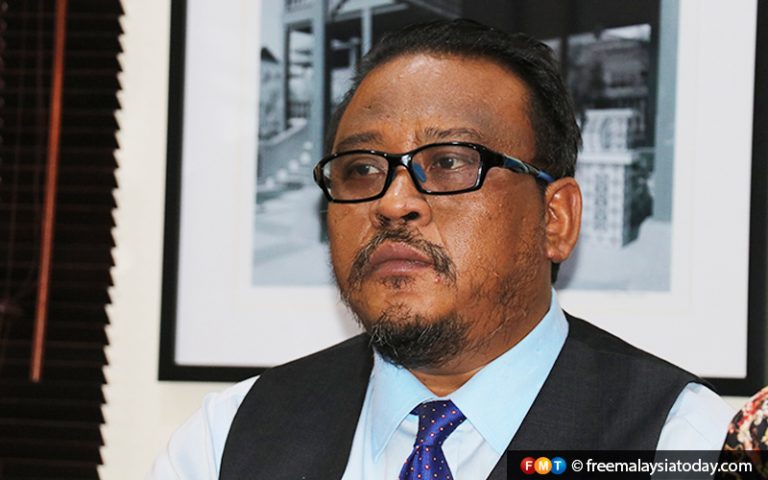 Malaysians Must Know the TRUTH: Lawyer freed of racial incitement charge