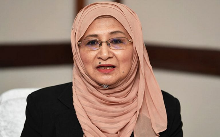 Malaysians Must Know the TRUTH: Dr M allows Terengganu uni chief to ...