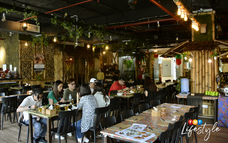 Sabah’s traditional sago grub now a popular delicacy | Free Malaysia ...