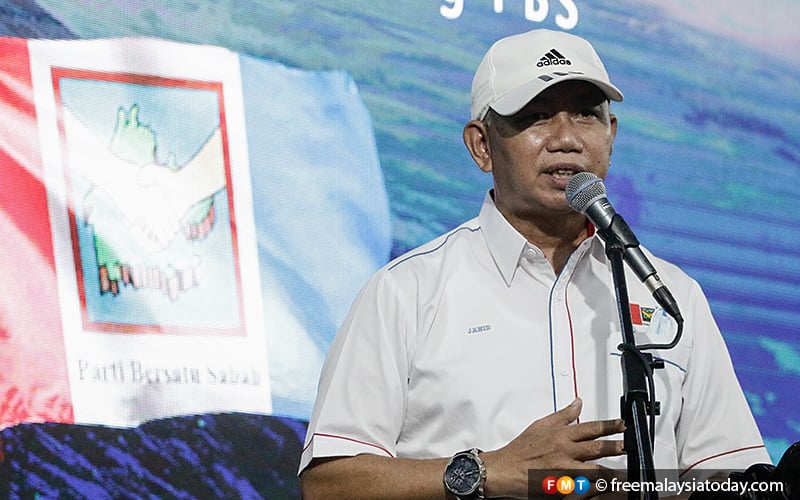 Sabah minister Jahid Jahim faints while making a speech | Free Malaysia Today (FMT)