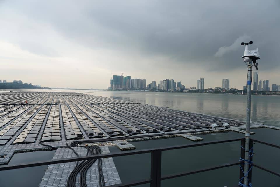 Singapore unveils one of world’s biggest floating solar farms | Free Malaysia Today (FMT)