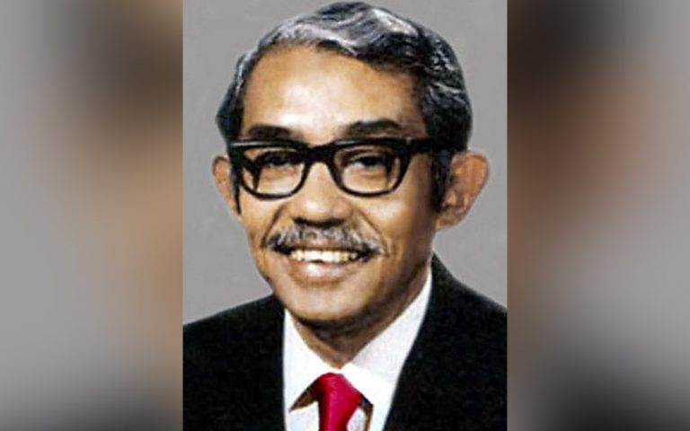 Can I as the son of Tun Dr Ismail ask, like Najib, for a govt property ...