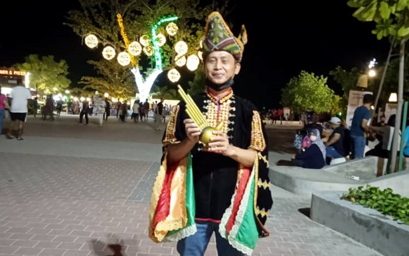 All eyes and ears on Sabah’s sompoton at Langkawi fest | Free Malaysia ...