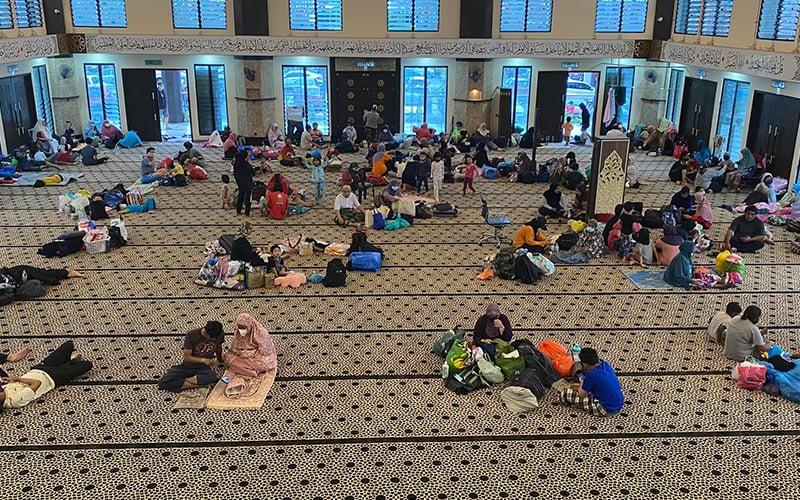Masjid Yang Menjadi Rumah Buat Seluruh Rakyat Malaysia Hot Fm