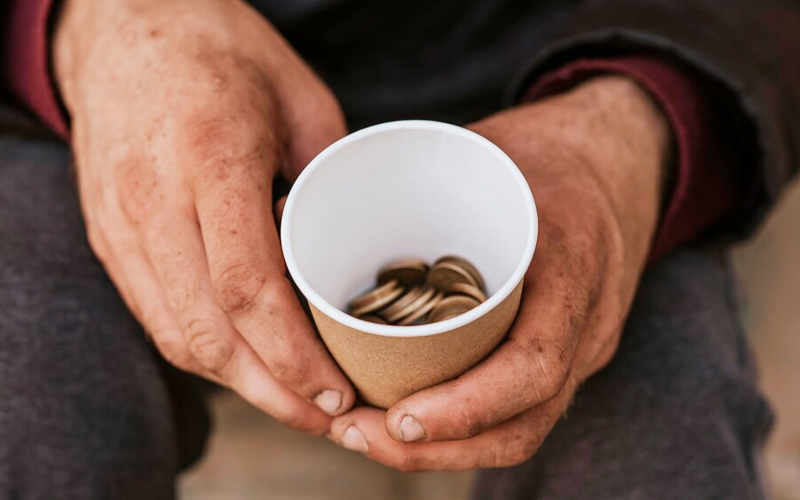 Maid turns ‘guide’ to blind beggar, earns RM100 a day | Free Malaysia ...