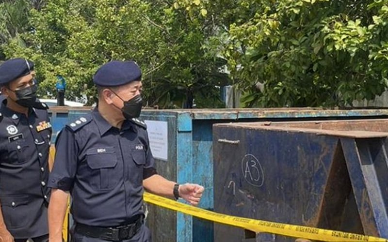 Malaysians Must Know the TRUTH: Geng Sara curi tong sampah roro di KL tumpas