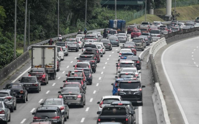 Malaysians Must Know the TRUTH: Frustration grows as Raya exodus picks ...