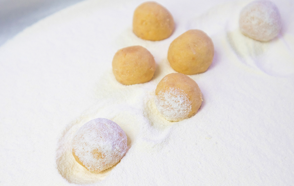 Kuih makmur: the delectable cookie that will leave you wanting ‘mur ...