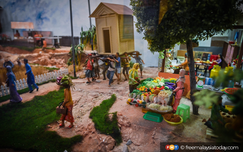 Kisah besar sebuah negara dalam model sekenit jari | Free Malaysia ...