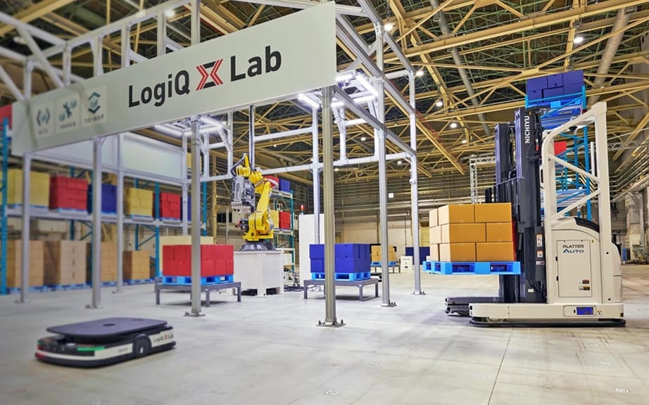 Mitsubishi Heavy rolls out driverless forklifts in automation race ...