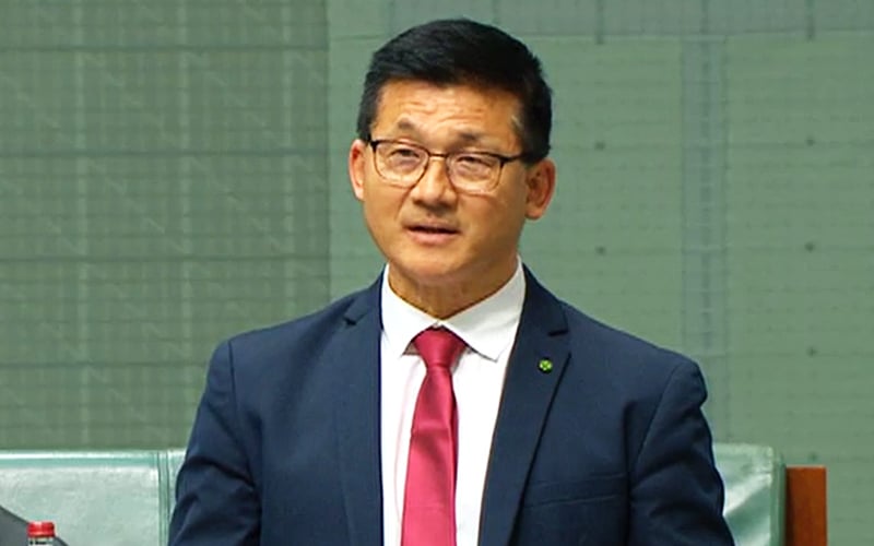 PM hails Muar-born Aussie MP for using Malay in speech | Free Malaysia ...