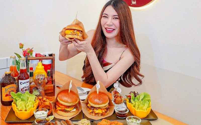 Crunchless crickets: Thai pop-up wins fans with bug burgers | Free Malaysia Today (FMT)