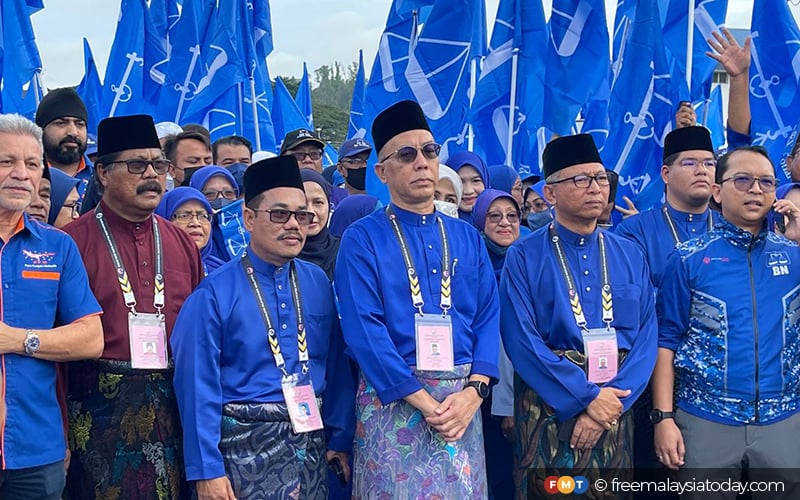 Calon BN Parlimen Tambun, Aminuddin Hanafiah tiba di pusat penamaan ...