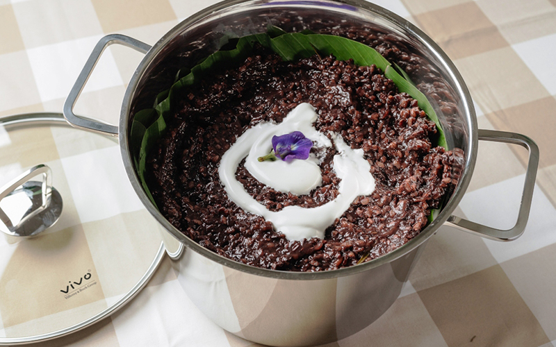 Hot or cold, chef Fazley’s bubur pulut hitam hits the spot | Free ...