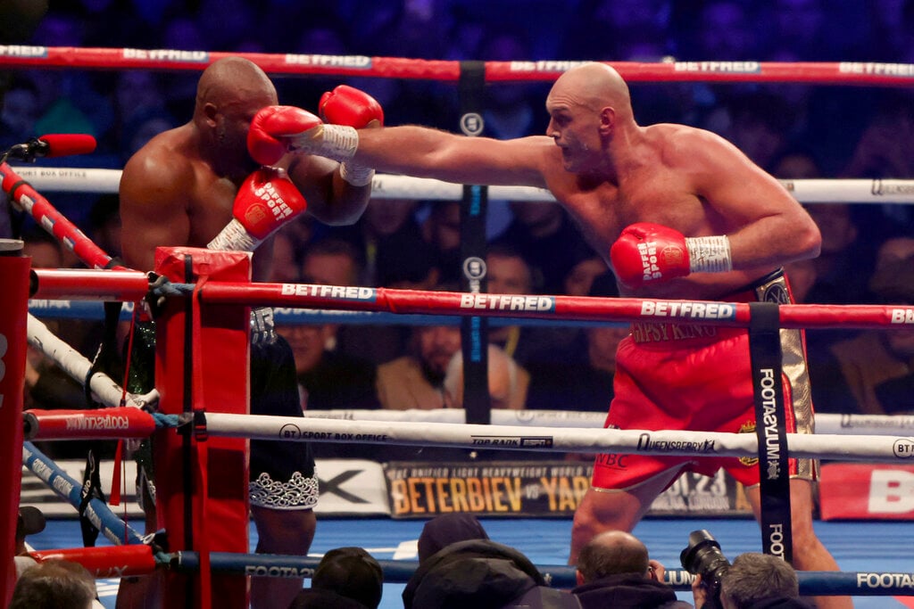 Fury beats Chisora to retain WBC heavyweight title | Free Malaysia ...