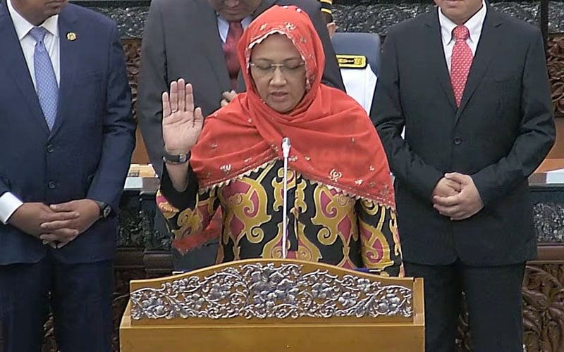 Timbalan menteri Hanifah kurang sihat, tak sempat undi Speaker | Free ...