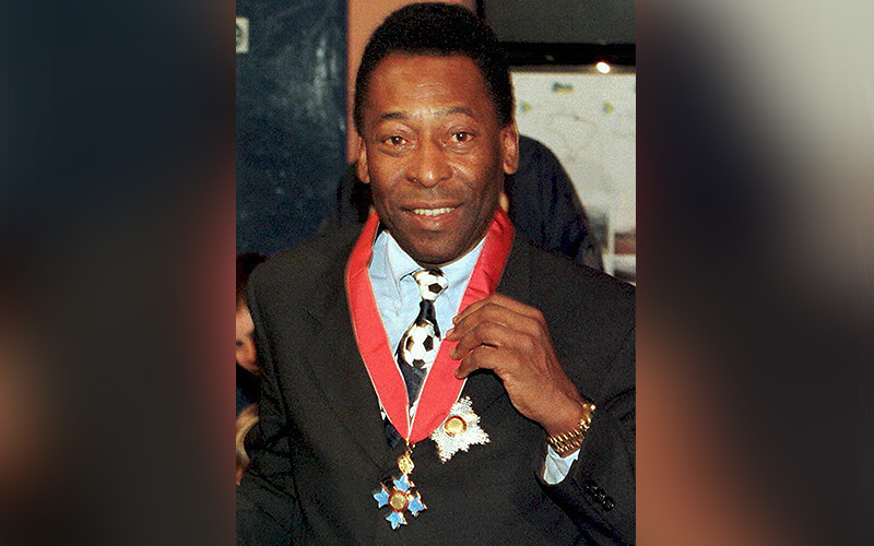 The ‘King’ and the Queen: How Elizabeth II made Pele a knight | Free ...