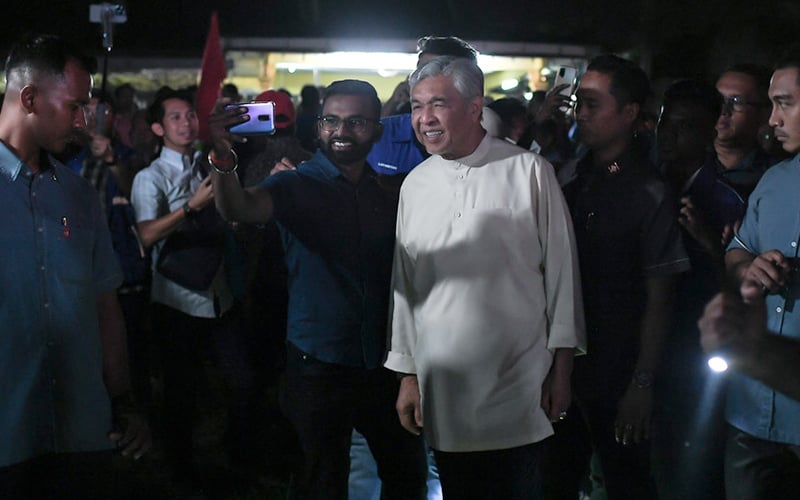 Muafakat besar kerajaan perpaduan harus dipertahan, kata Zahid | Hot FM